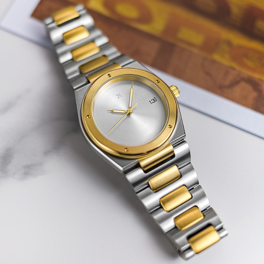 Building a Seiko Mod Watch with a Sterile Dial (No Hour Markers or Tex ...